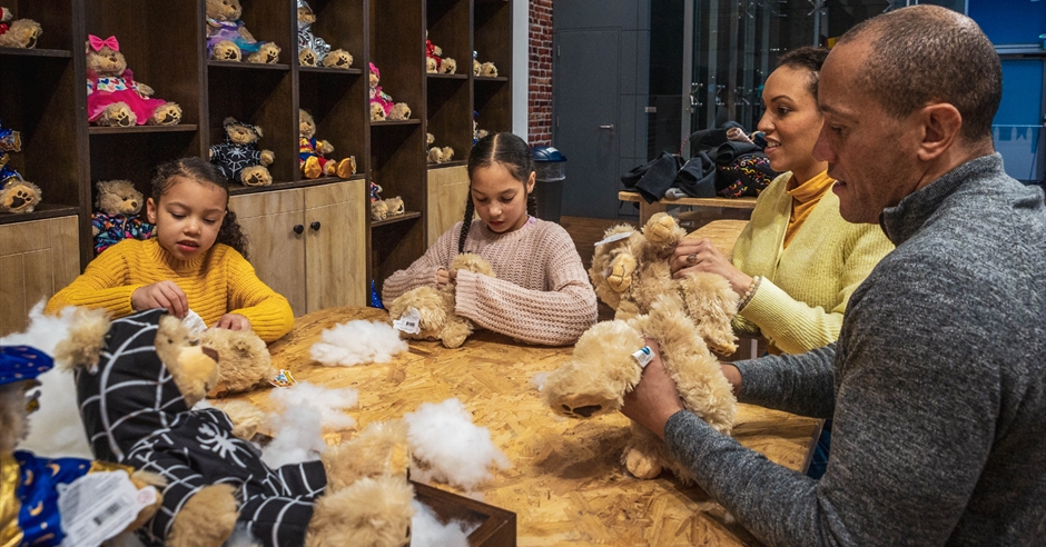 IFS Cloud Cable Car and London Cable Car Experience - Visit Greenwich