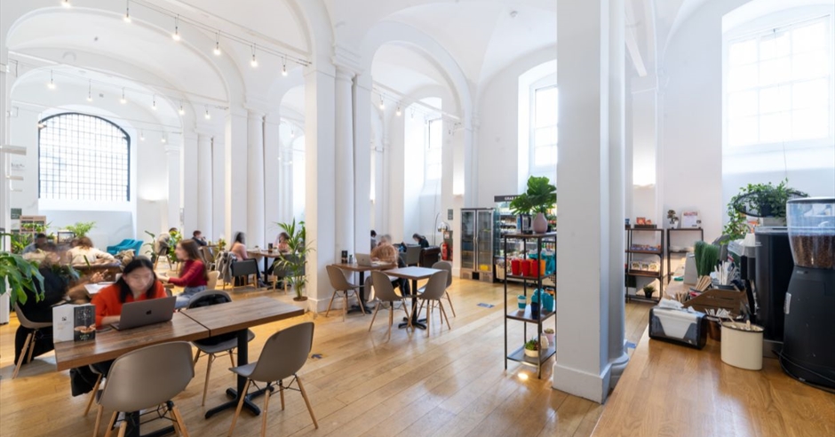 Queen Mary Court Café - Cafe-Bar in Greenwich, Greenwich - Visit Greenwich