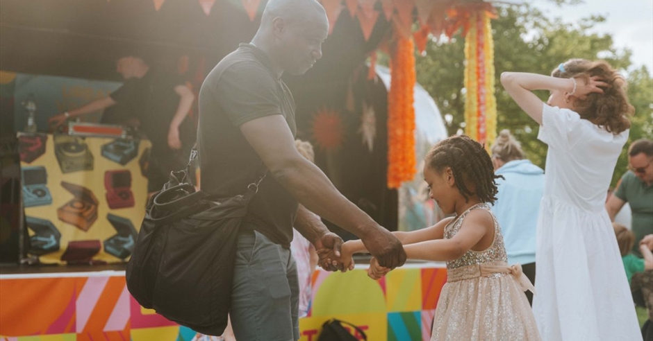 Ray & Cici’s Extraterrestrial Halloween Party! - Children's Activity ...