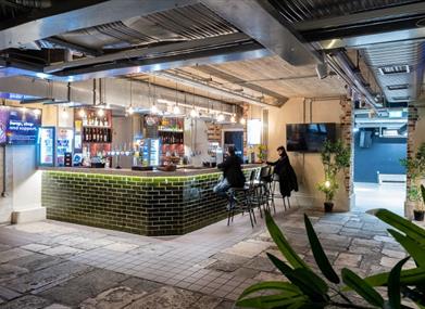 Lower Deck - Cafe-Bar in Greenwich, Greenwich - Visit Greenwich